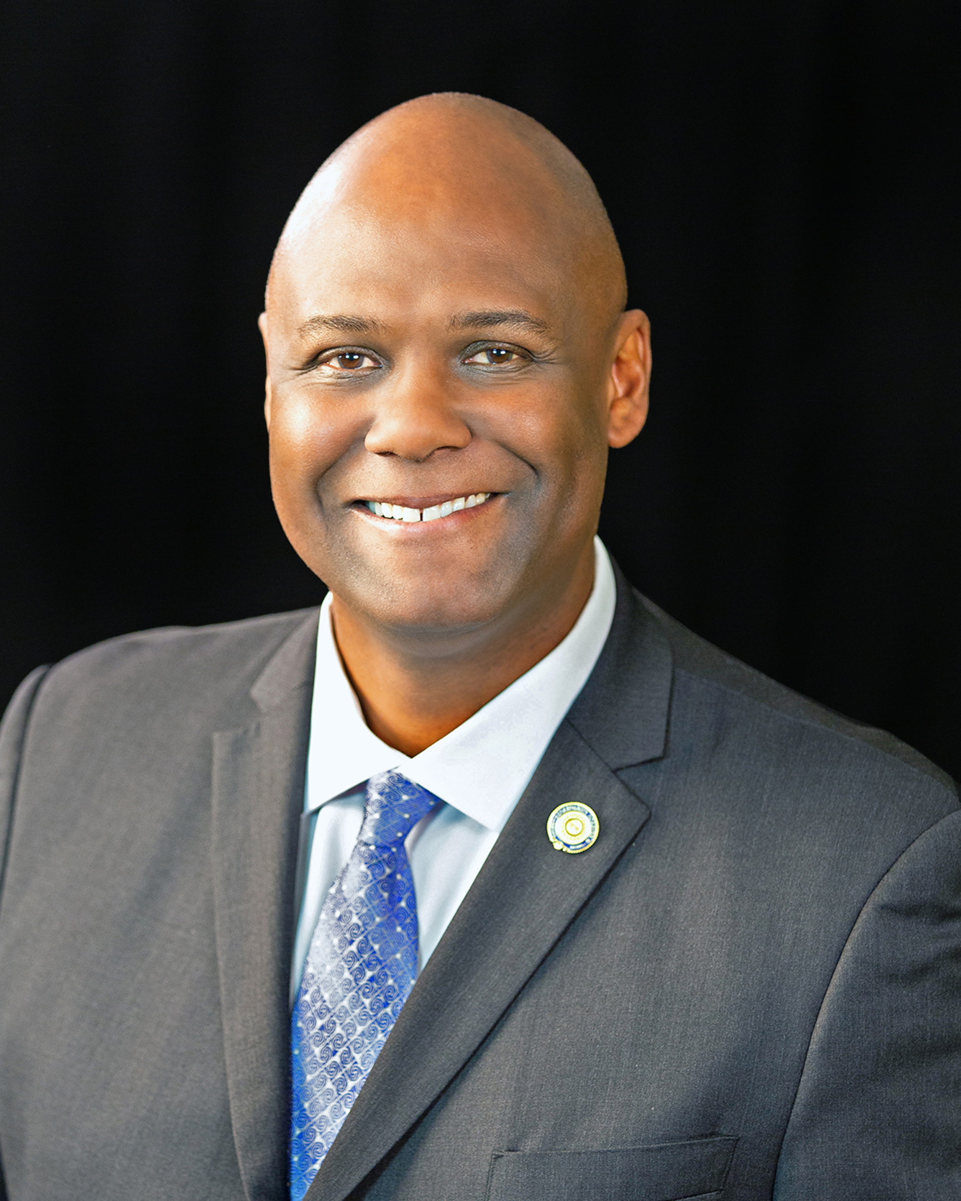 UA EMBA Alumnus Ray Curry Attends Historic White House Bill Signing ...